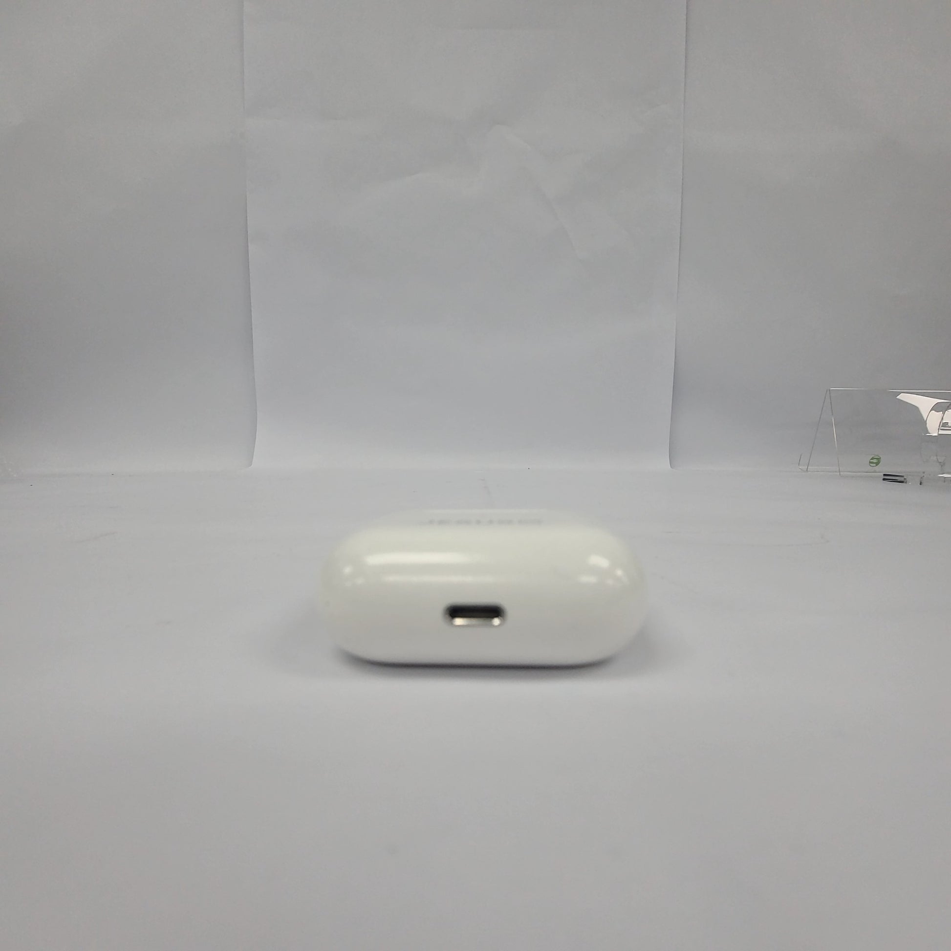 Apple magsafe case 3rd gen airpods White A2566 – PayMore Paramus